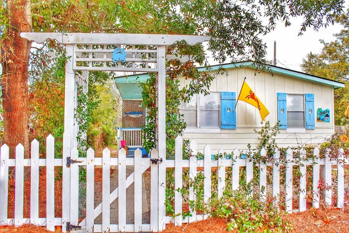 Crabby Pirate. Pets, Fenced Yard, Marsh, Sunsets - Tybee Island, GA