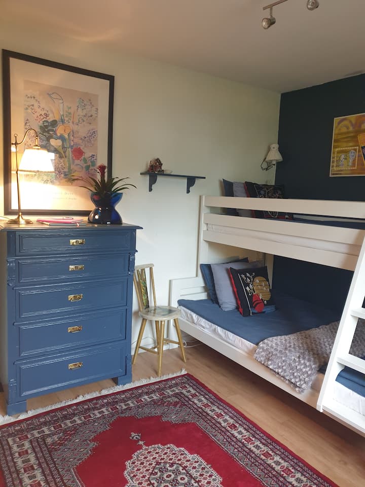 Eget Rum I Villa Centralt - Västerås