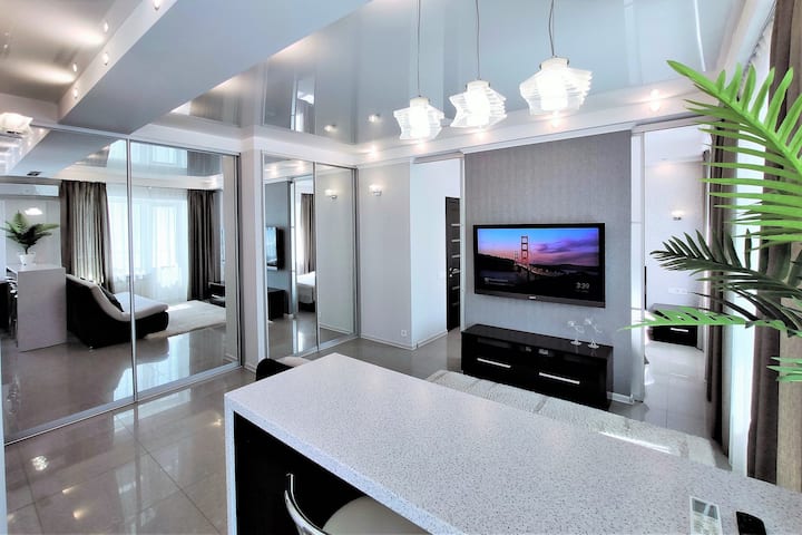 City Center, Metro Palats Ukraina (2 Minutes Walk) - Kijev