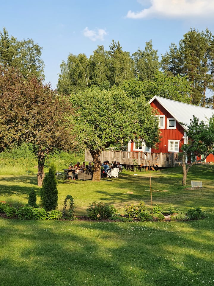 Mysiga Ebbeshult, Med Plats För Många. - Vimmerby