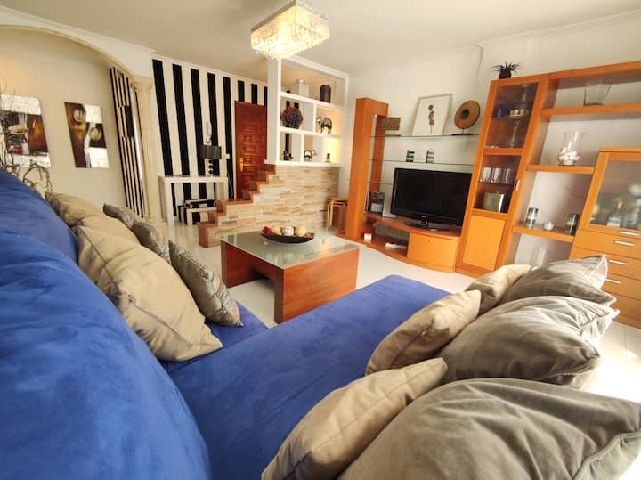 Apartamento De 3 Dormitorios En Sanxenxo Centro - Sanxenxo