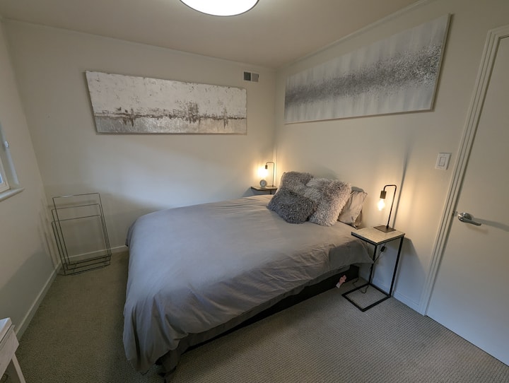 Luxury Stay Near Downtown Menlo Park & Palo Alto - Palo Alto, CA
