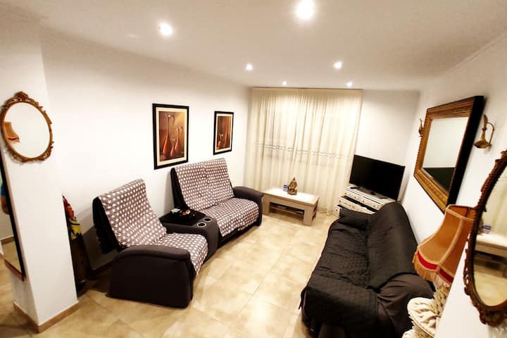 Fully Renovated, 3 Bedrooms, 150 M From The Beach - Calp