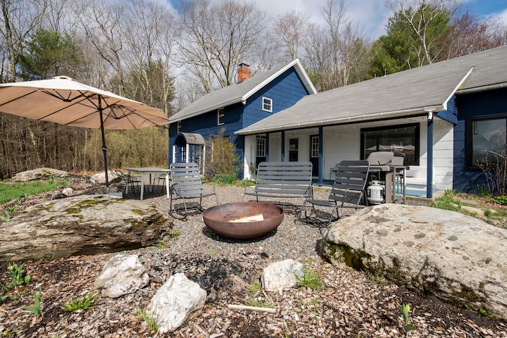 Farmhouse With Views  Nestled Among Nature Reserve - West Stockbridge, MA