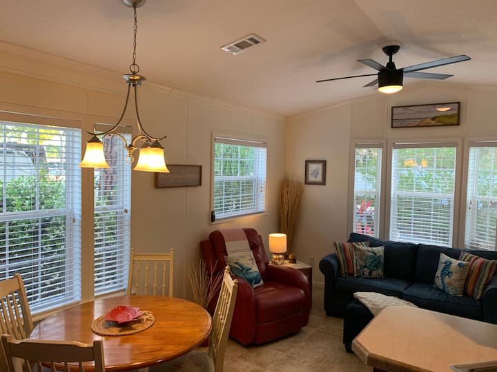 Endless Summer Cottage 2 - Dunedin, FL
