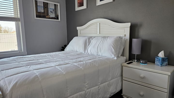 Share Our Home With Us In Bay View! - Milwaukee, WI