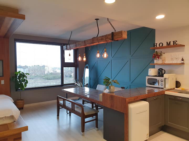 애월바다와공항까지15분거리/이쁜노을과 석양. 4-5인추천. 침대3개 - Jeju