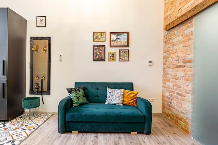 ⭐Emerald♚lux Loft Studio Steps From Deák Sq❤️a/c✔️ - Budapest