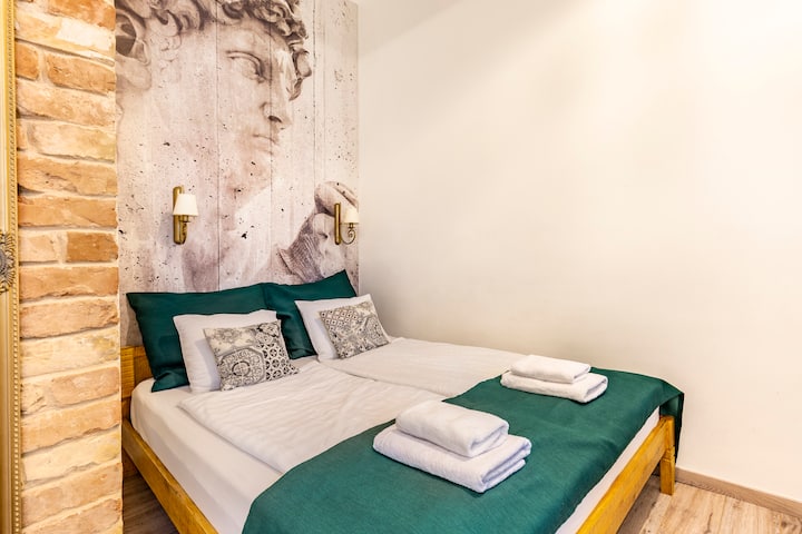 ⭐Emerald♚lux Loft Studio Steps From Deák Sq❤️a/c✔️ - Budapest