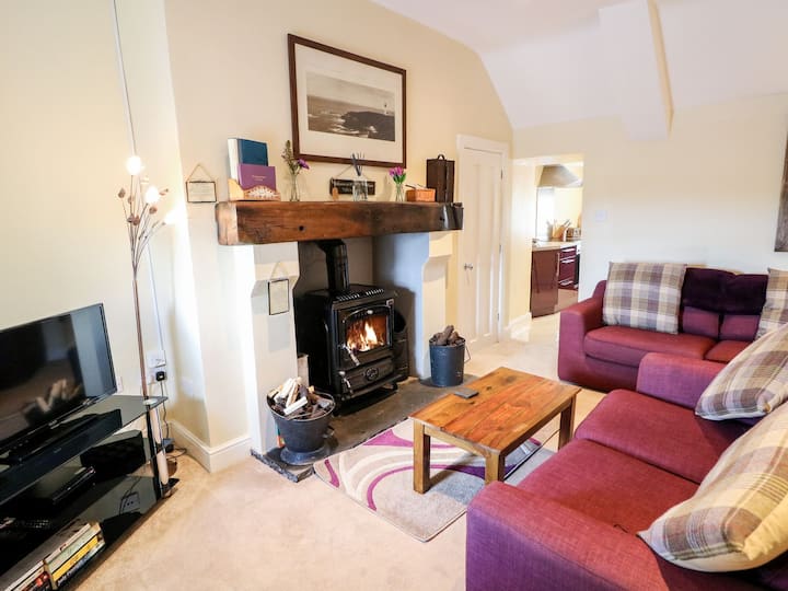 Whispering Willows - The Thatch, 5* Cottage - County Donegal
