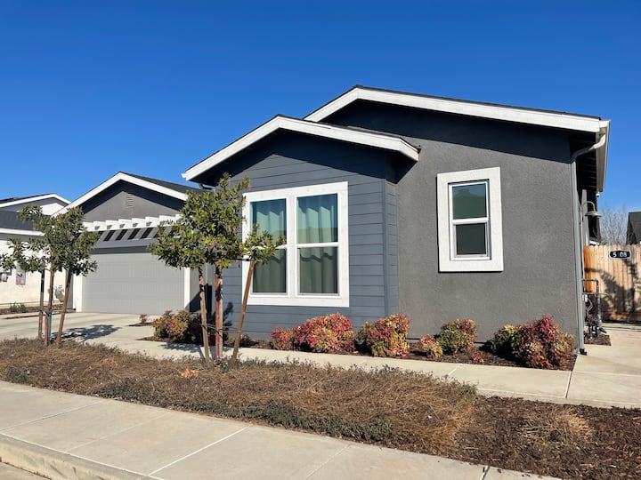 Modern Single House Huge Open Concept - Uc Merced - Merced, CA