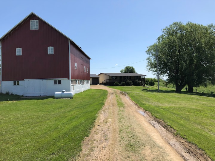 Morning Dew Dairy Farm's Country Stay - Yellowstone Lake State Park, Blanchardville