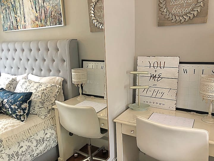 Stay With Kip - Bear Mtn Room Rental - Victoria