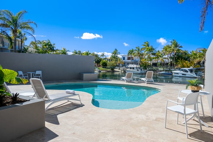 Noosa Waterfront - Deluxe 2 Brm - Peza Gardens - Noosa Heads