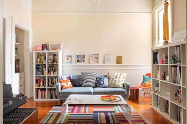 Mid-century Modern Flat, Central Locale - San Francisco, CA