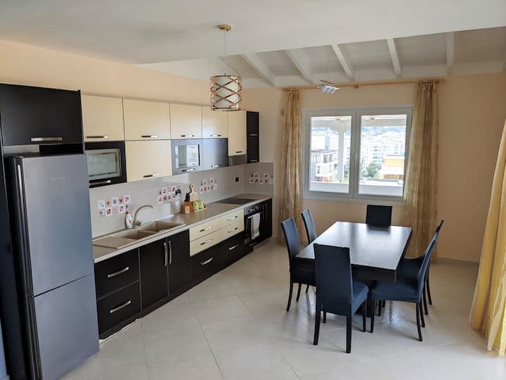 Stunning & Modern 11th Floor Penthouse W/ Seaview - Vlorë