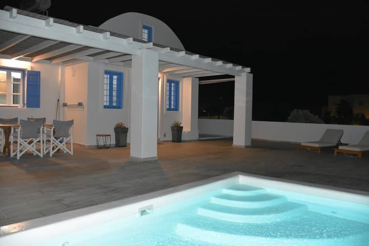 Spacious Veranda, House For 3, In The Village. - Santorini