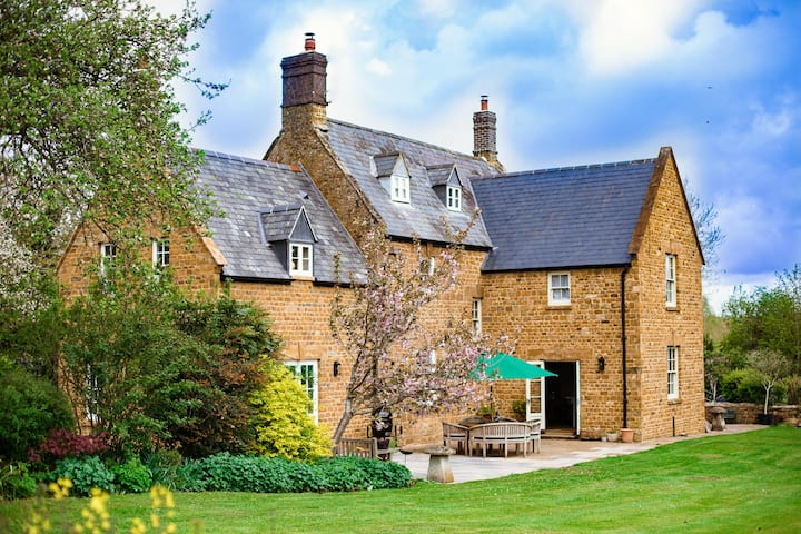 Beautiful Cotswold Village House,  Oxfordshire - Banbury