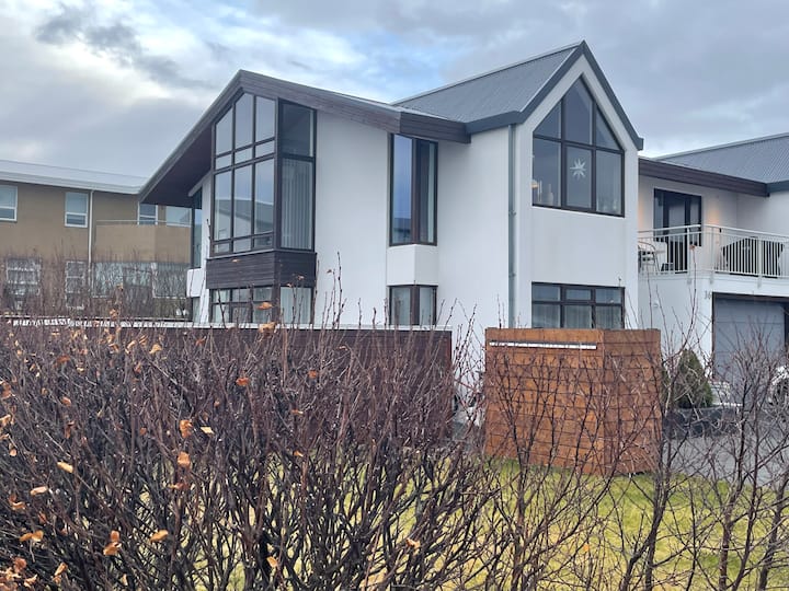 Beautiful Villa In Reykjavik - Reykjavík
