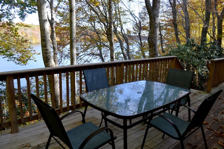 Santuit Pond Retreat - Mashpee, MA