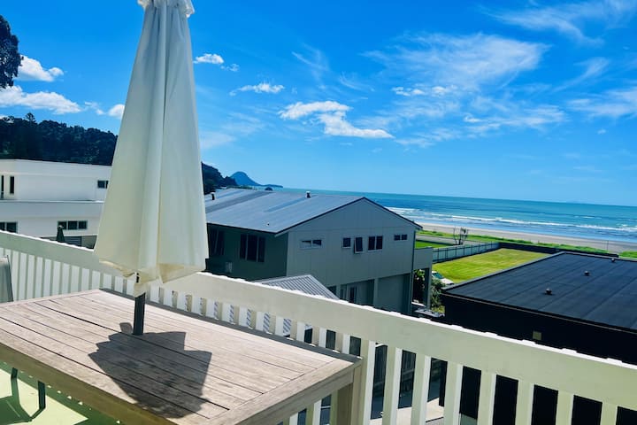 Sea Views, By The Beach. West End Paradise. - Whakatane