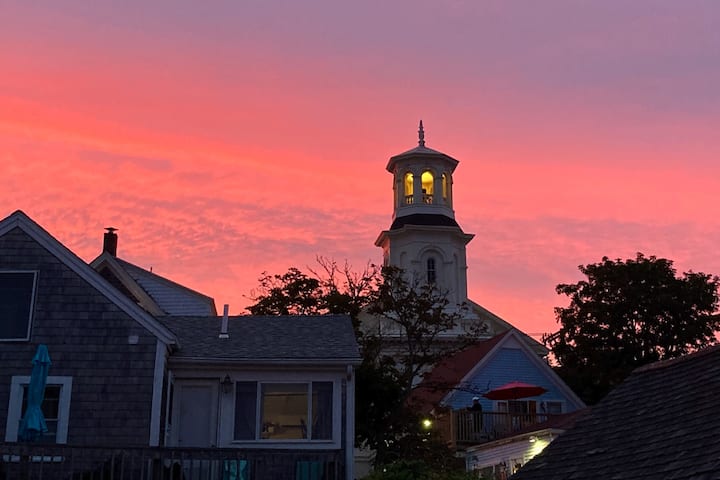 Waterfront Private Beach Access On Commercial St - Provincetown, MA