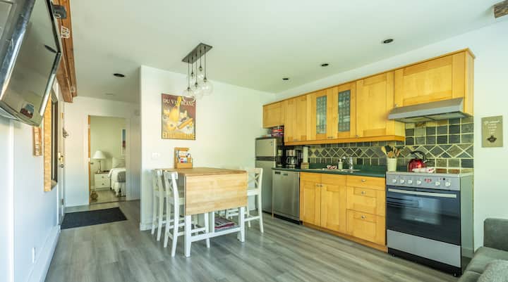 Cozy Loft Condo Steps From Creekside Gondola - Whistler