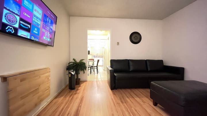 ♥♥♥ Parkside Home – Central To All Attractions - 알람브라