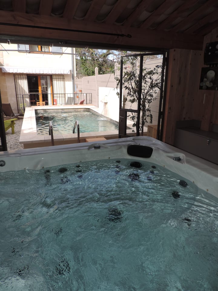 Gîte" Les Chênes Blancs" Piscine/ Jacuzzi/clim - Gigondas