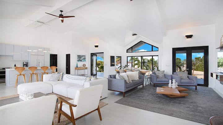 Oceanfront • Luxury 4 Bdrm Villa • Pool • Billards - Anguilla