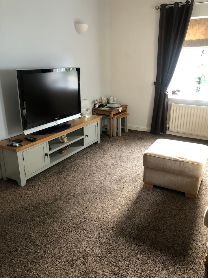 Lovely Spacious Double Bedroom And Private Lounge - Prestatyn