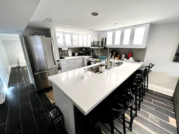 Luxury In The City – Stylish, Smart & Serene - Toronto