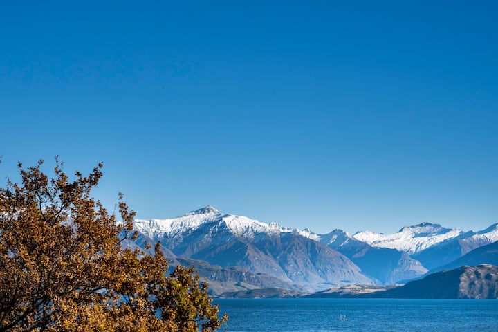 Wanaka Lakeside Chalet 
With Private Entry - Wanaka