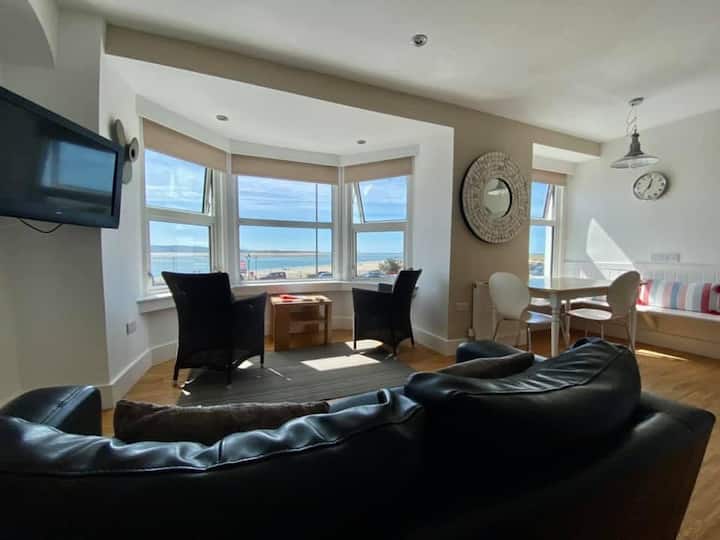 The Lower Deck Pet Friendly Apartment Aberdovey - Aberdovey