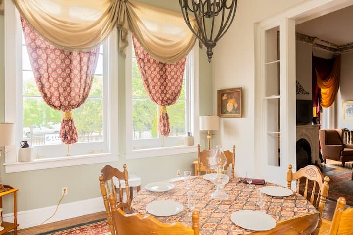 The Lincoln Mansion In Old Town - Luxury Bathrooms - Fort Lee, VA