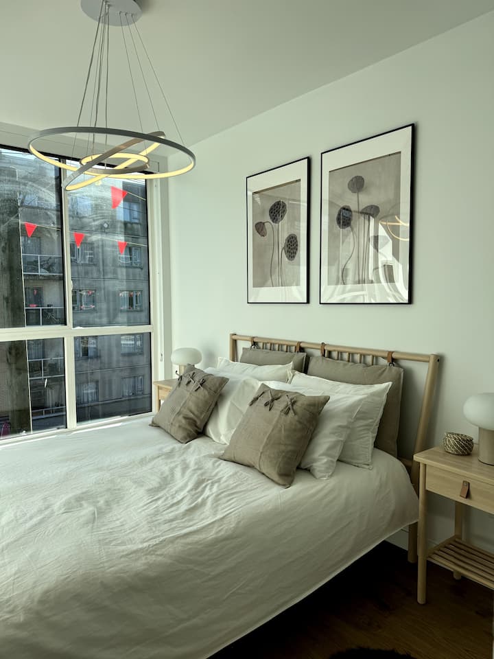 A Modern Hideaway With Rooftop In Railtown - Vancouver