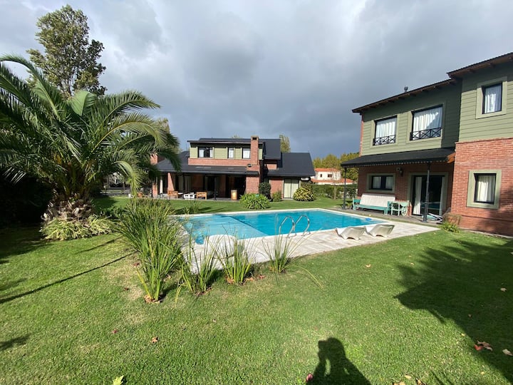 Casa Principal Y De Huéspedes En Country Rumenco - Mar del Plata