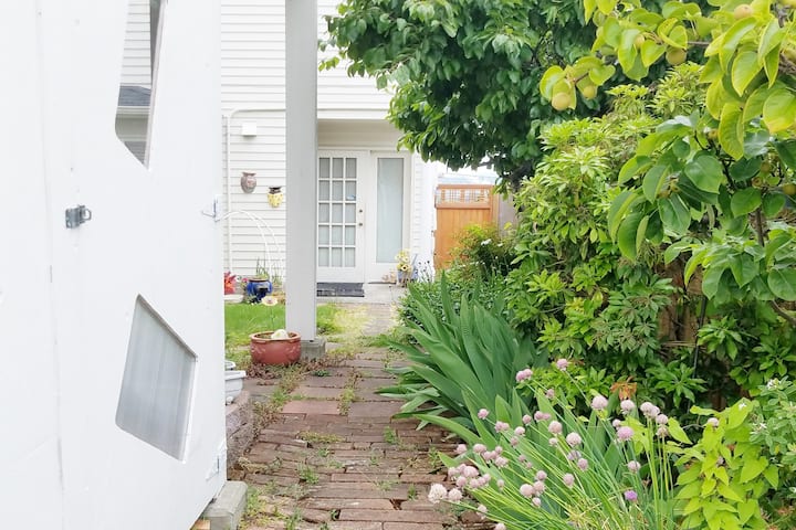 Urban Retreat Near Downtown Seattle - Seattle