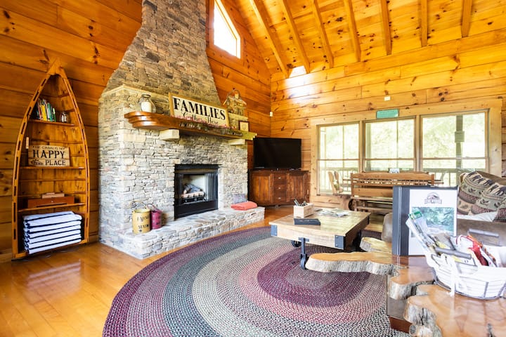 The Riverside Cabin @ Ocoee Riverside Farm - Ocoee, TN