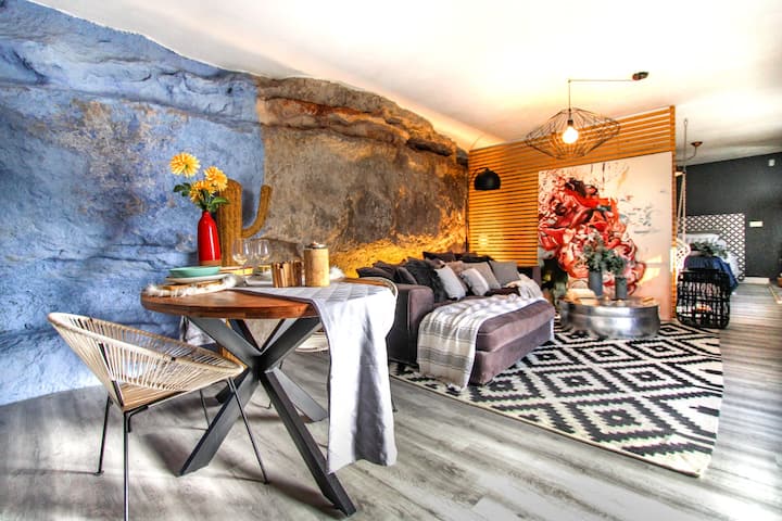 Xuq Group: Cave Suite Magara - Alcalá del Júcar