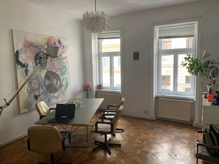 Cosy, Arty And Very Well-located Viennese Flat - ウィーン