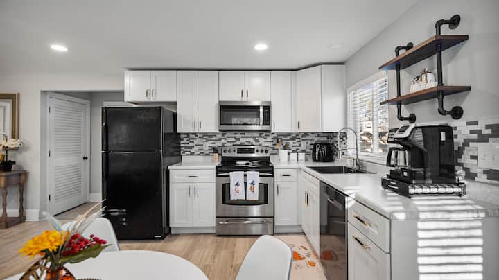 1 Bedroom Cozy Guest House - Charlotte, NC