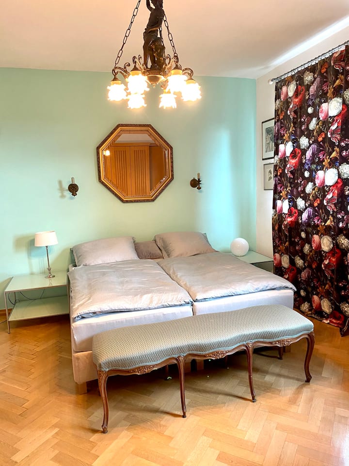 Großzügiges Zimmer In Alter Villa - Bergisch Gladbach