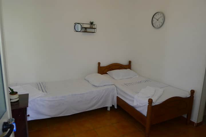 Beach House - Bedroom For 5 People - Albania