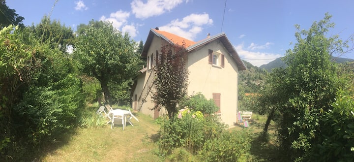 Gîte Dans Villa En Pleine Nature Proche Du Village - Lac de Trécolpas