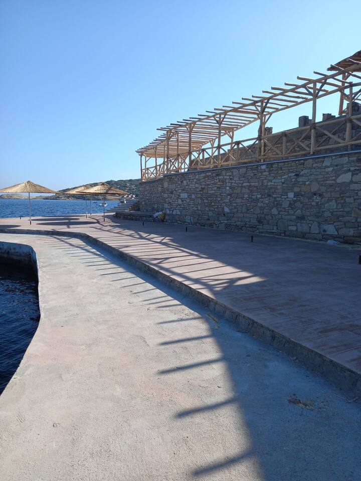 Deniz Manzarası Ve Denize Sıfır öZel Plajlı Villa - Foça