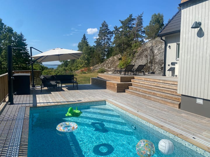 Nybyggd Villa Med Pool Och Havsutsikt Nära Strand - Suède