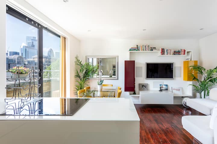 Two Bed Modern Tower Hill Penthouse - London Bridge Station