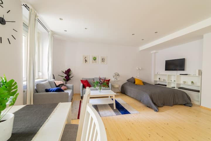 The Sweetest Castleside Studio - Budapest