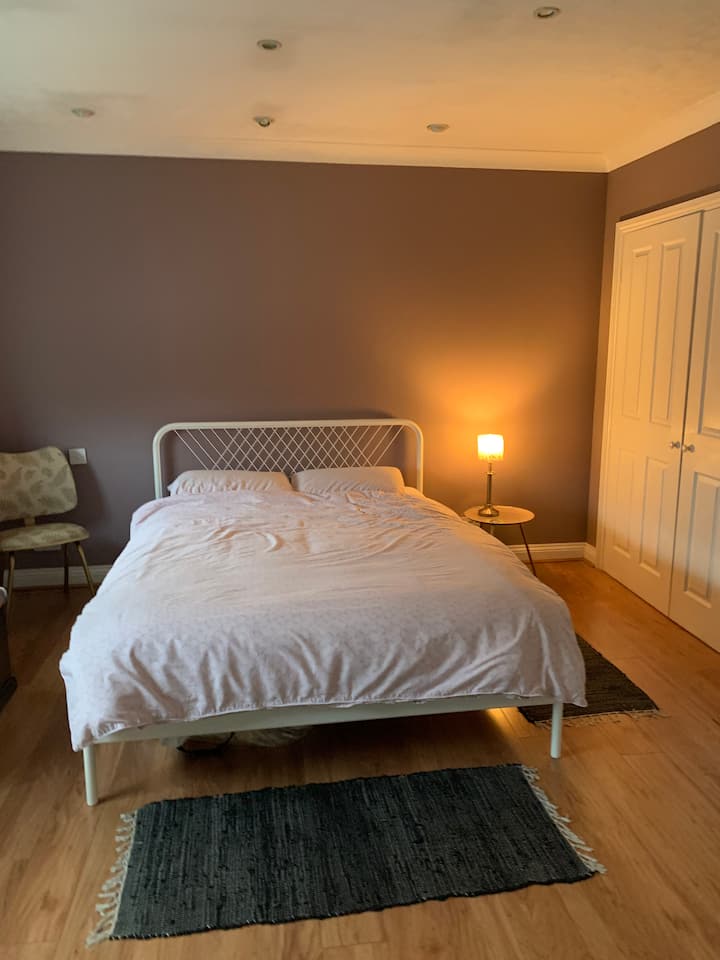 Central Northampton Double En-suite - 노샘프턴